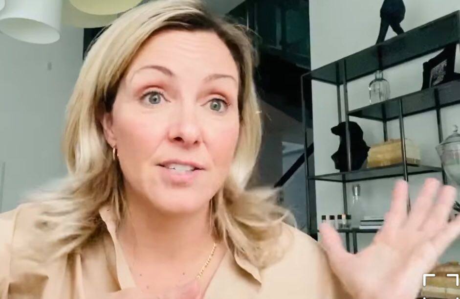 Véronique Cloutier annonce la fin de son émission 1res Fois après 5 ans - Vedette Québec