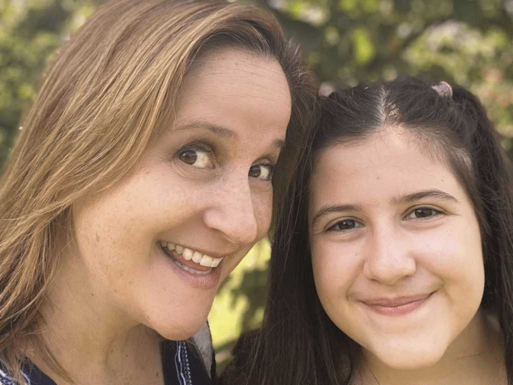 Élyse Marquis partage de rares photos de sa fille pour ses 20 ans ...