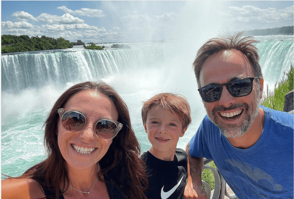 Sébastien Benoît partage un touchant message à sa maman et sa blonde ...