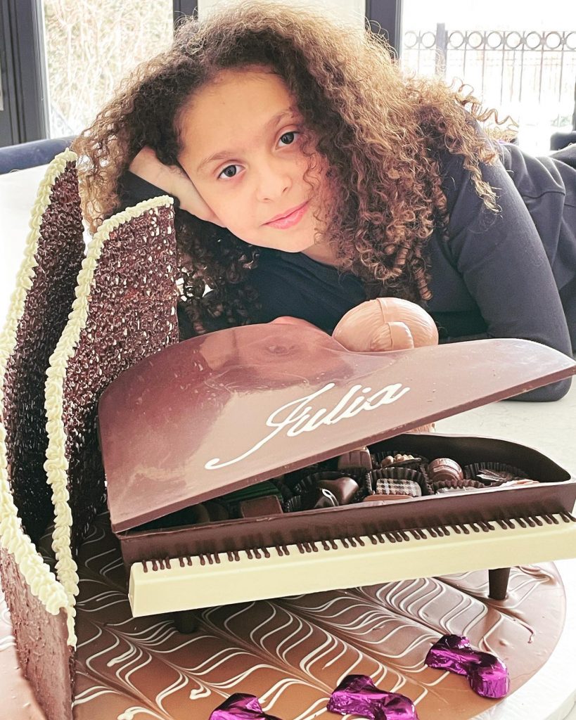 Gregory Charles part en voyage loin du Québec avec sa fille - Vedette ...