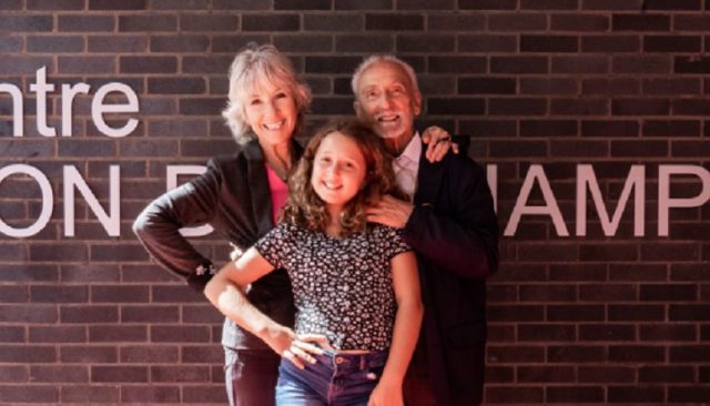 Yvon Deschamps partage une rare photo avec sa petite-fille - Vedette Québec