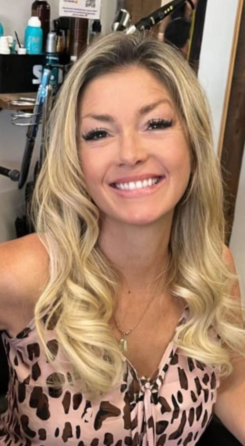 La chanteuse Marie-Chantal Toupin sort et dévoile son nouveau look de l ...