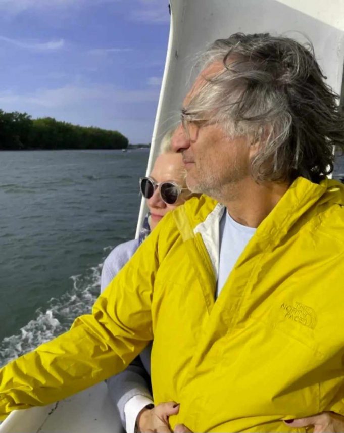 La comédienne Élise Guilbault partage une rare photo avec son amoureux ...