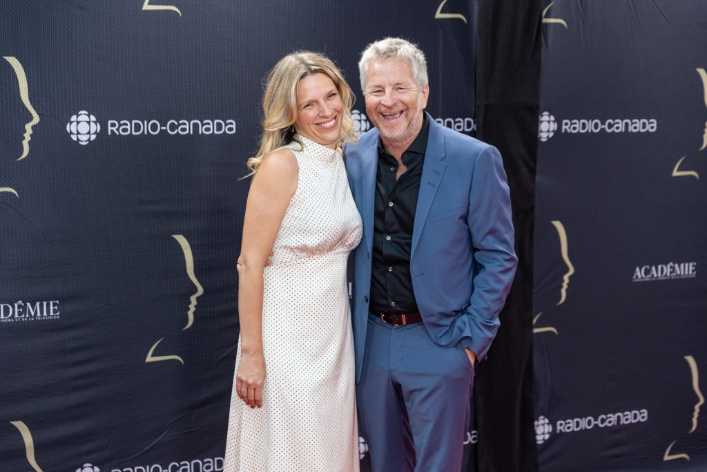 André Robitaille et sa nouvelle blonde Julie provoquent une tonne de ...