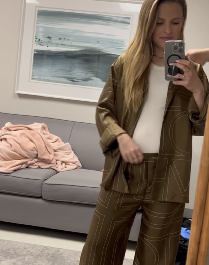 Enceinte, Sarah-Jeanne Labrosse fait grandement réagir avec son look ...