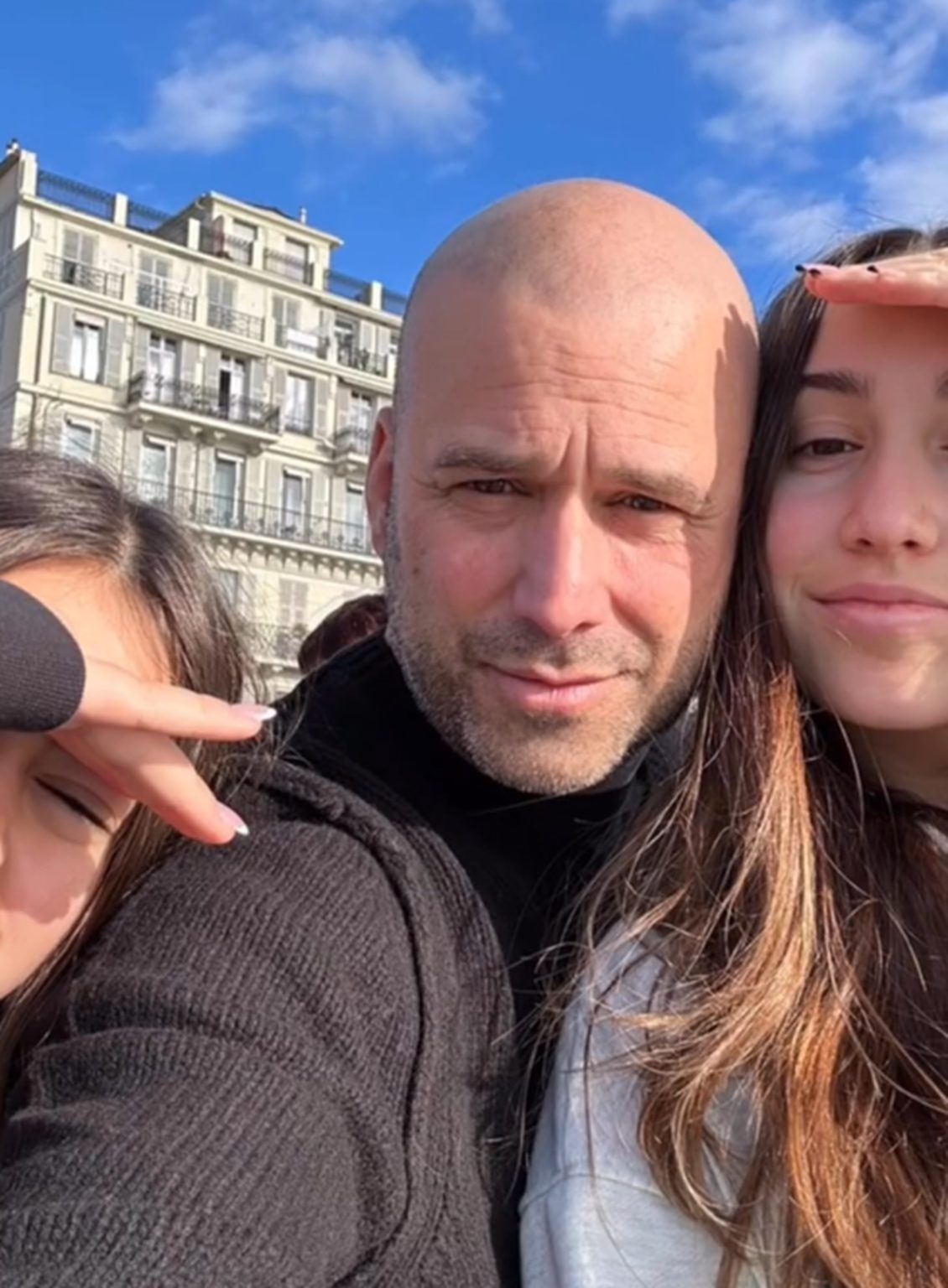 Daniel Corbin partage une rare photo avec ses enfants - Vedette Québec