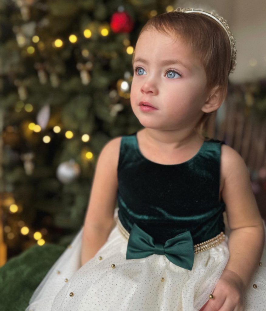 Kevin Bazinet de La Voix publie une rare photo de sa fille et ça fait ...