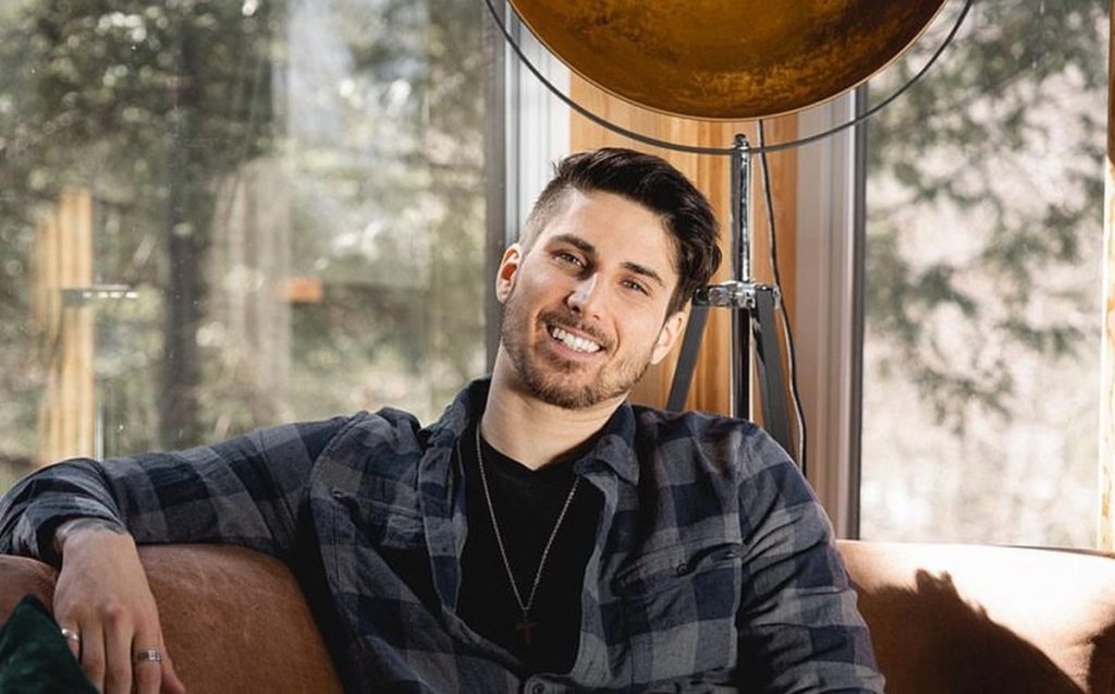 Kevin Bazinet de La Voix publie une rare photo de sa fille et ça fait ...