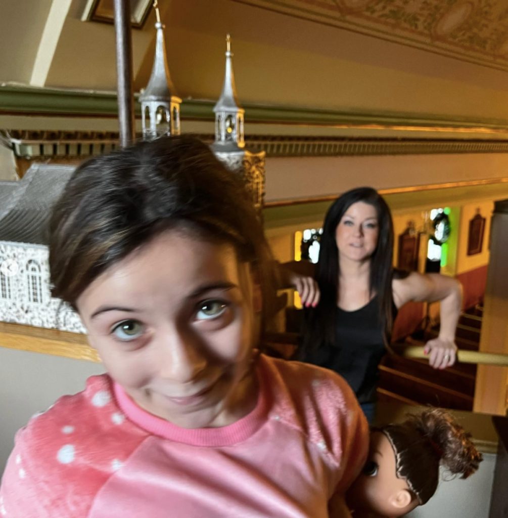 Marie-Élaine Thibert sort et partage de rares photos avec sa fille de ...