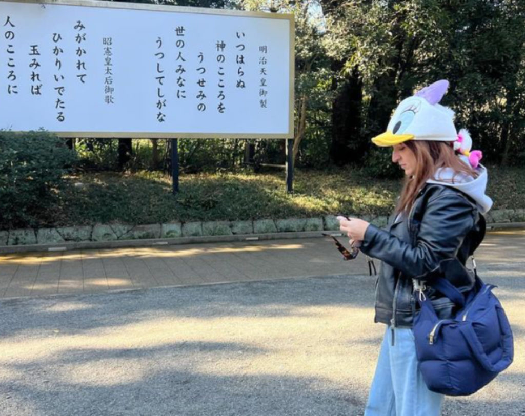 La comédienne Anne-Élisabeth Bossé partage des photos de son voyage ...