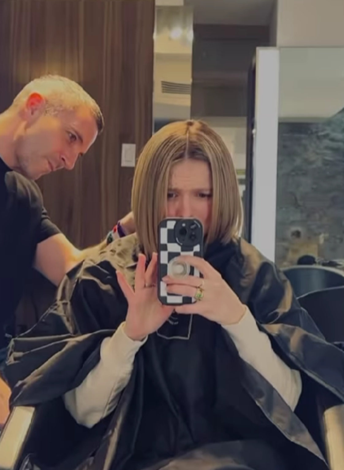 Sarah-Jeanne Labrosse partage toutes les photos de sa nouvelle coupe ...