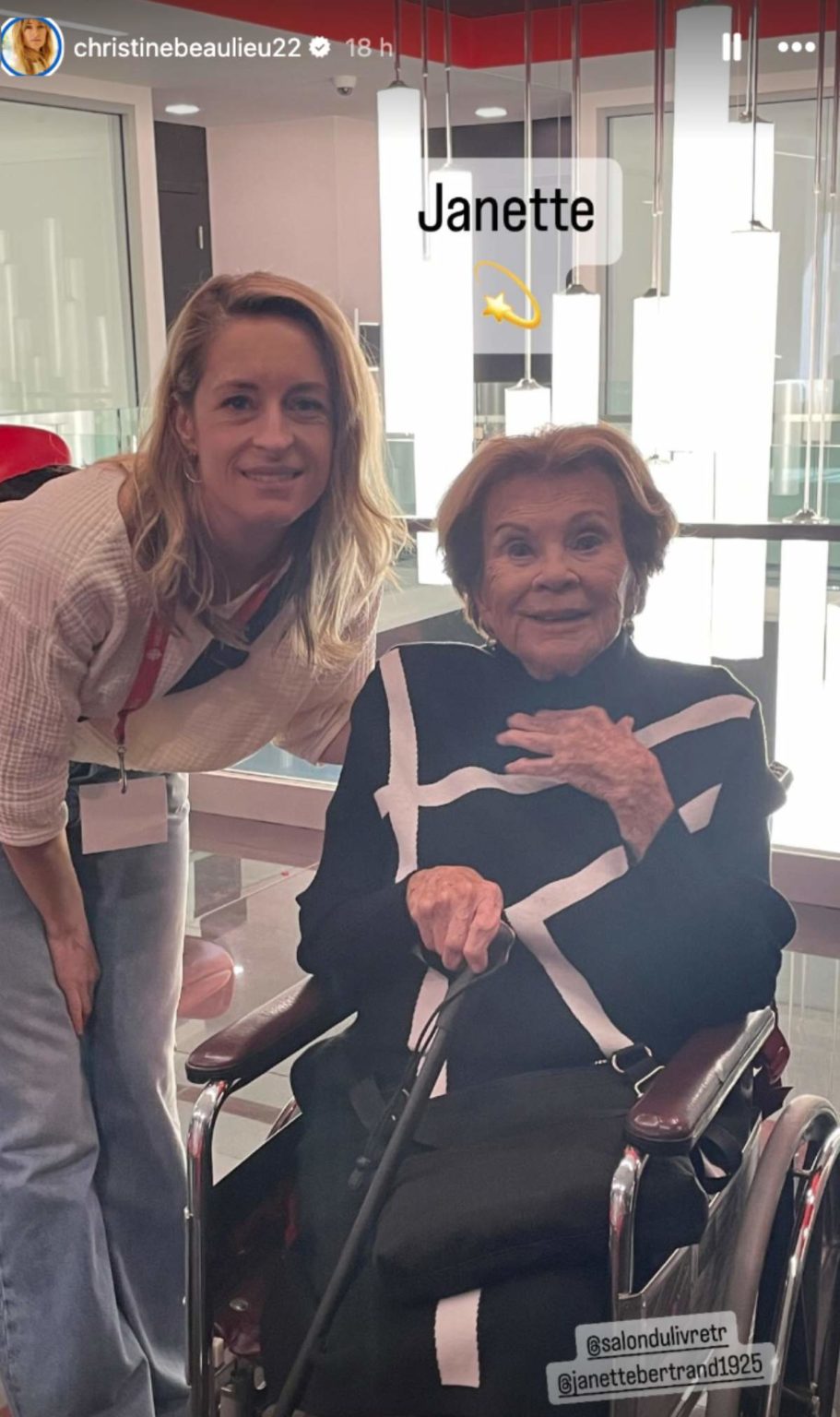 Une nouvelle photo de Janette Bertrand dans une chaise roulante fait ...