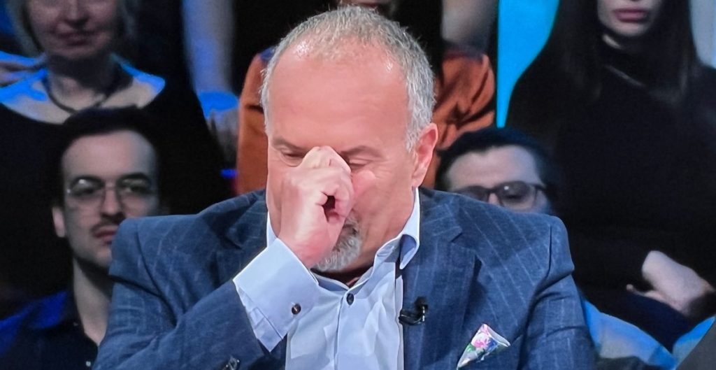 En larmes, Pierre Houde craque à Tout le monde en parle en parlant de ...
