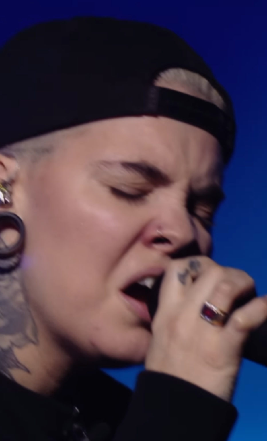 La Voix partage en primeur un extrait de la performance de Roxane ...