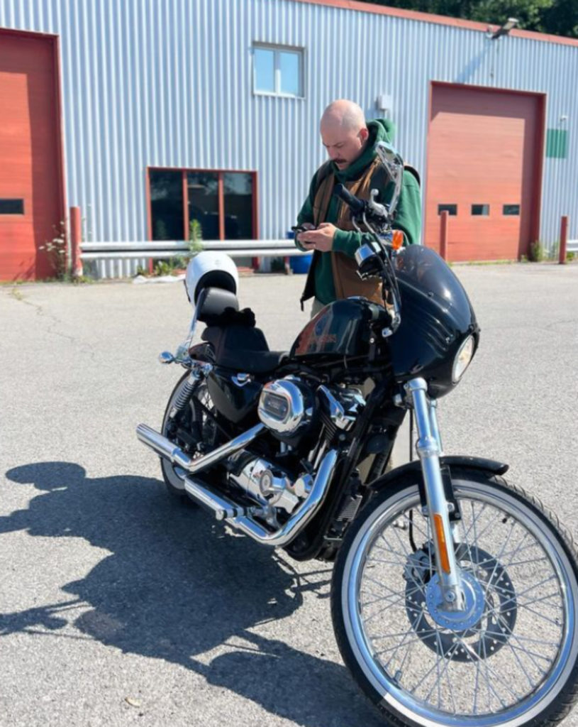 Sarah-Jeanne Labrosse partage de rares photos avec son chum et leur fille pour son anniversaire ...