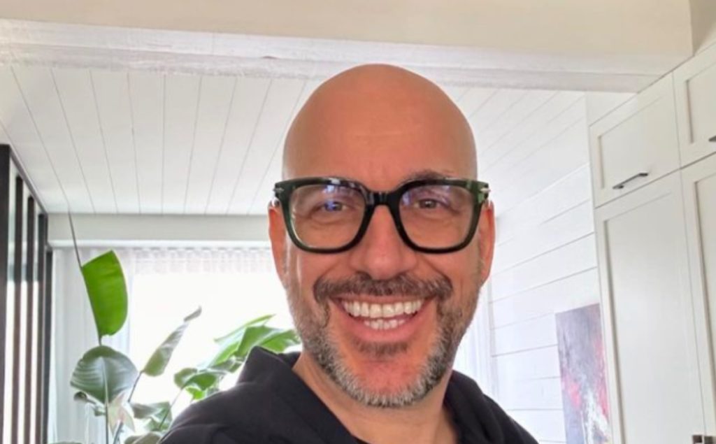 Après les rumeurs, Martin Matte part en voyage loin du Québec et publie ...