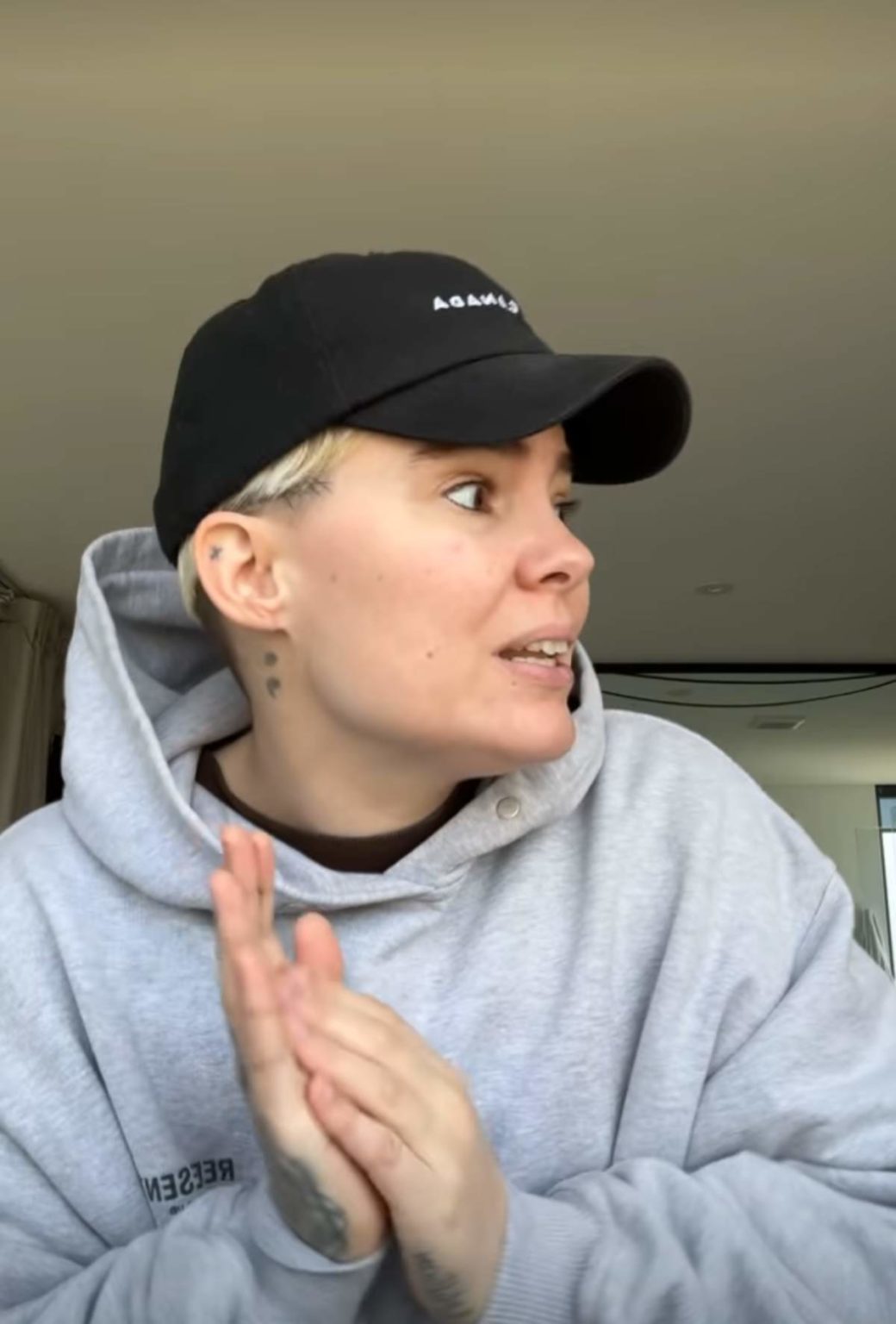 Roxane Bruneau révèle qu’elle n’aime vraiment pas sa photo sur sa page ...