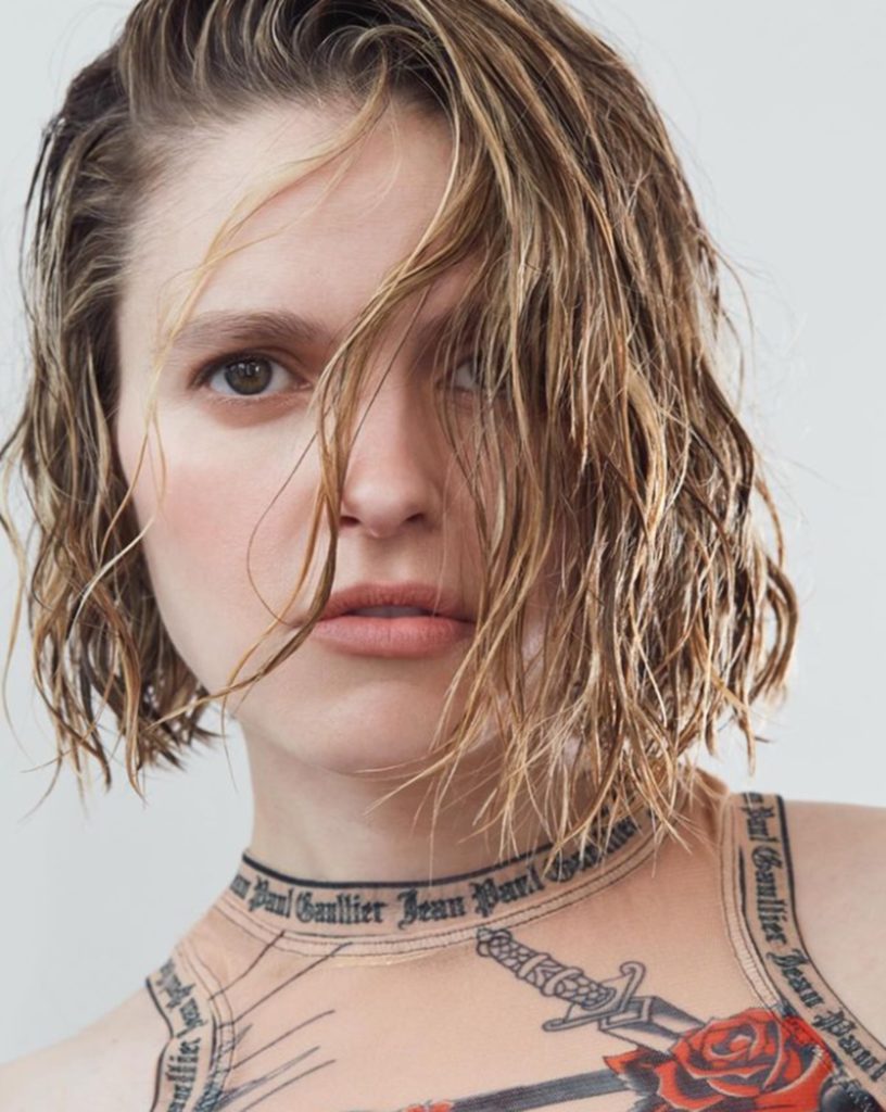 Sarah-Jeanne Labrosse change complètement de look et les commentaires ...