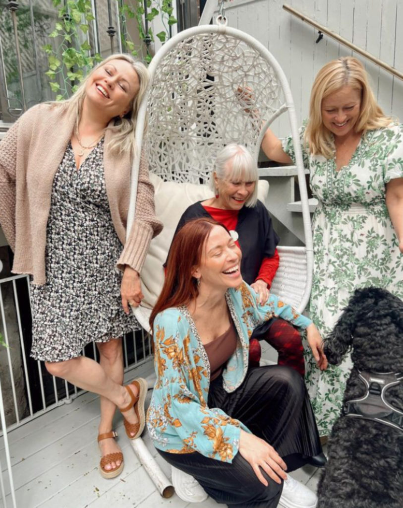 Mitsou partage une rare photo avec sa maman pour la fête des Mères - Vedette Québec