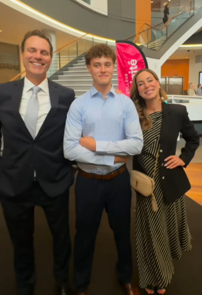 Anick Dumontet partage une rare photo avec son fils - Vedette Québec