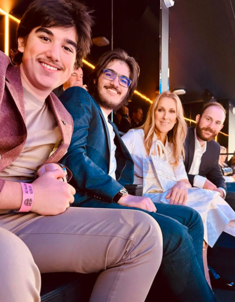 Céline Dion partage une rare photo avec ses trois fils - Vedette Québec