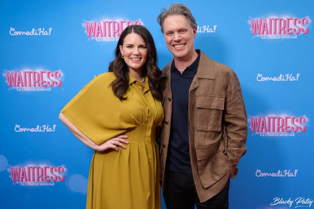 Découvrez toutes les photos du tapis rouge de la première de Waitress ...