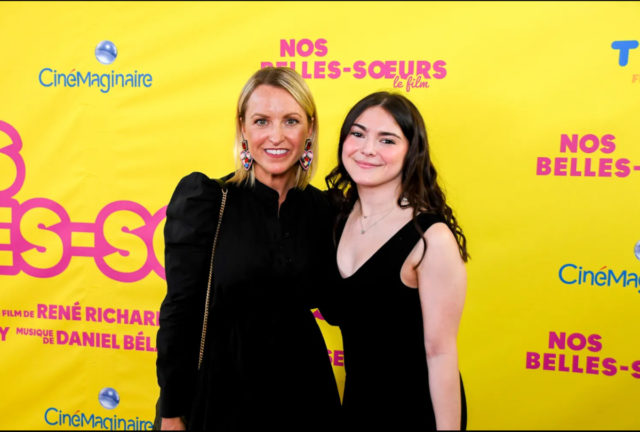 Émily Bégin partage une rare photo avec sa belle-fille sur un tapis ...