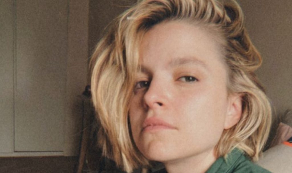 Sarah-Jeanne Labrosse partage une rare photo avec ses deux enfants ...