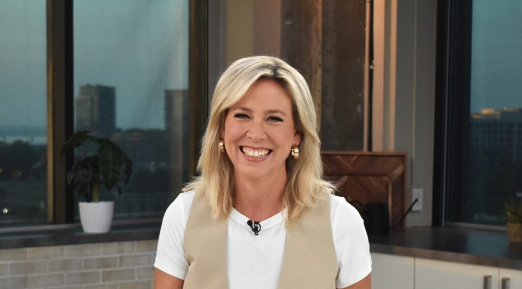 Découvrez toutes les photos de la rentrée d’Eve-Marie Lortie à Salut ...