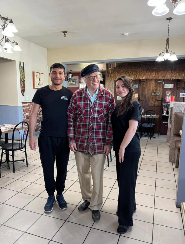 Gilles Vigneault publie une rare photo et il semble en pleine forme ...