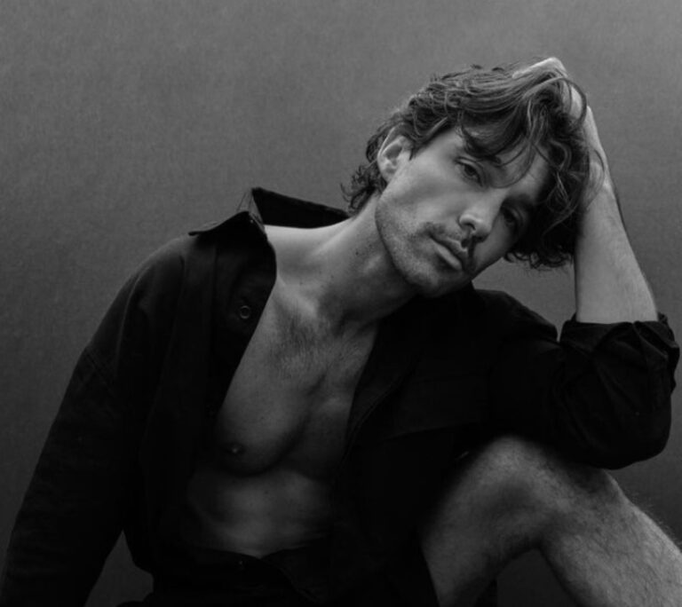 Lacteur Joey Scarpellino Sort Et Annonce Quil A Une Nouvelle Blonde