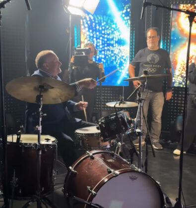 Pierre Houde dévoile son grand talent inusité à En Direct de l'Univers ...