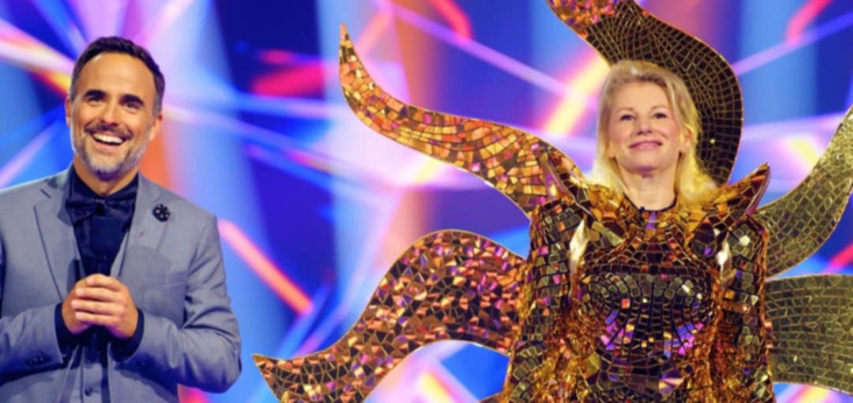 L'animateur Sébastien Benoît annonce les cotes d'écoute de Chanteurs ...