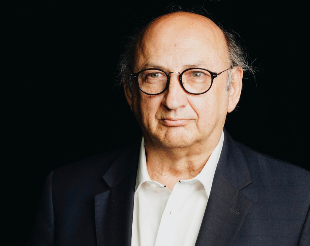 Le comédien Claude Prégent sort et annonce qu’il sera grand-père pour ...