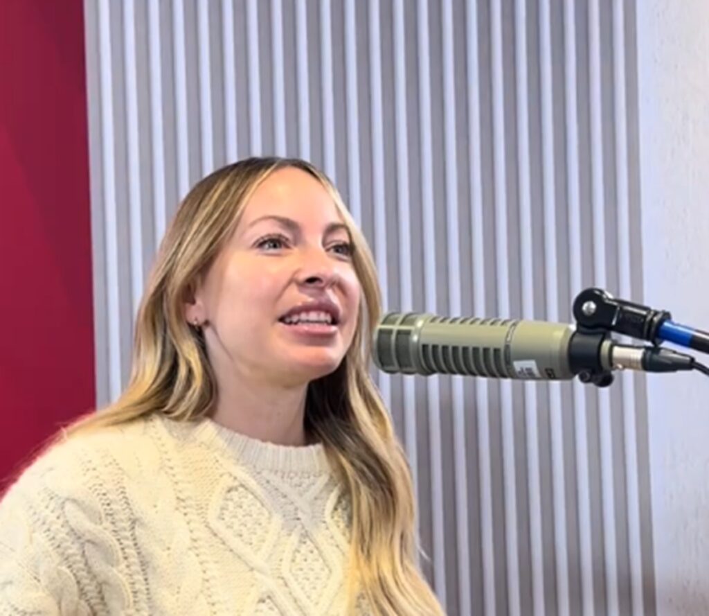 Marie-Mai sort et avoue qu'elle connaissait son chum Ian depuis des ...