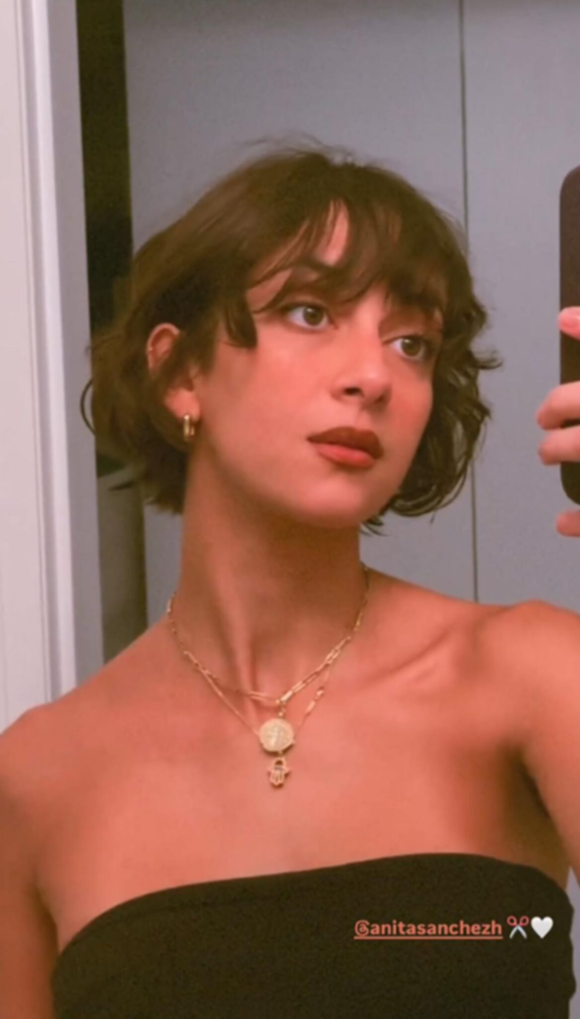 La comédienne Nour Belkhiria change de look et passe aux cheveux très ...