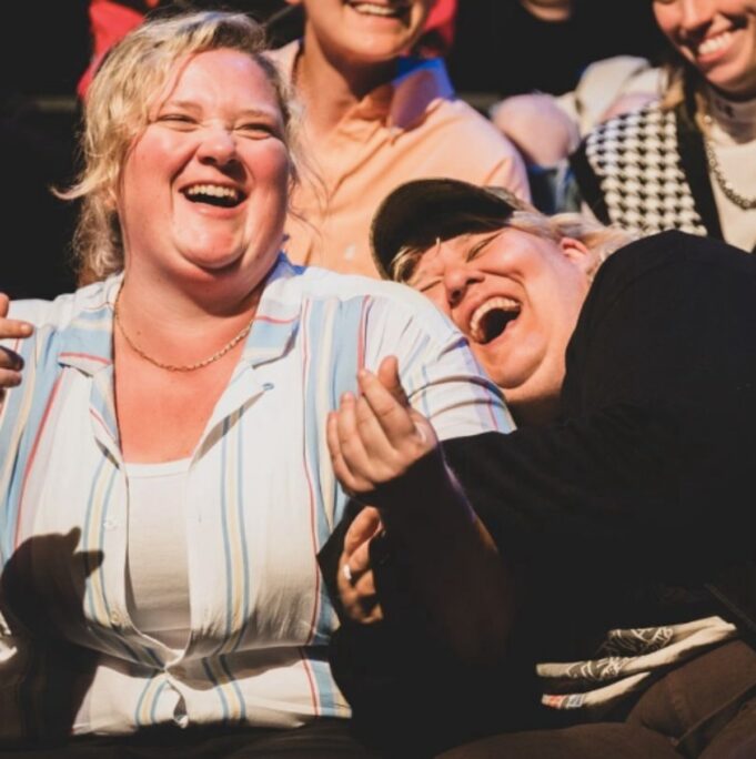 Debbie Lynch-White annonce qu'elle est en couple avec une femme connue ...