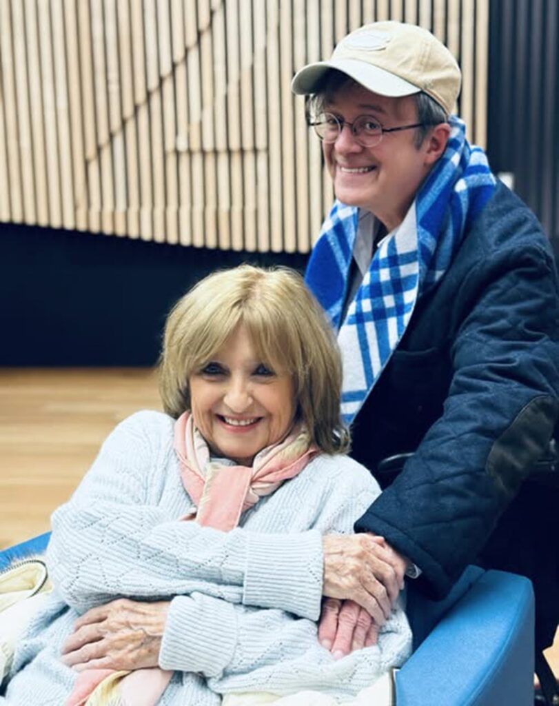 Dominique Michel fait un retour avant la fin de l’année et ça fait ...