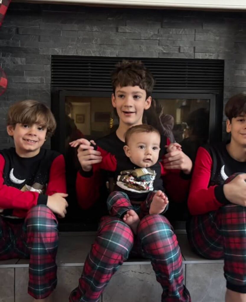 La famille Groulx publie toutes les photos de leur journée de Noël ...