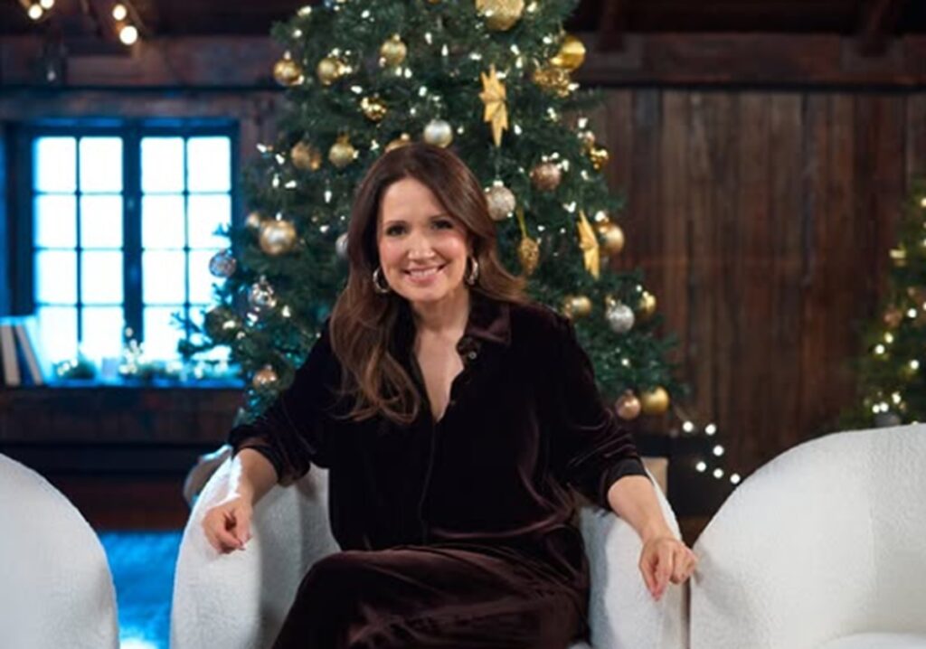 France Beaudoin annonce son émission de Noël avec un comédien qu'elle ...