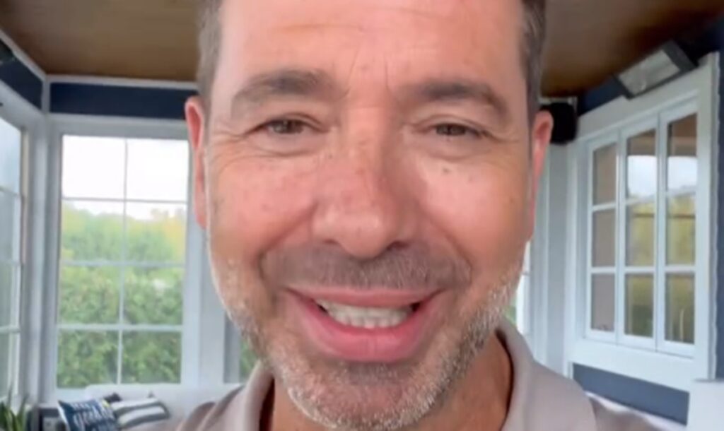 José Gaudet sort et dévoile qu'il a une nouvelle blonde - Vedette Québec