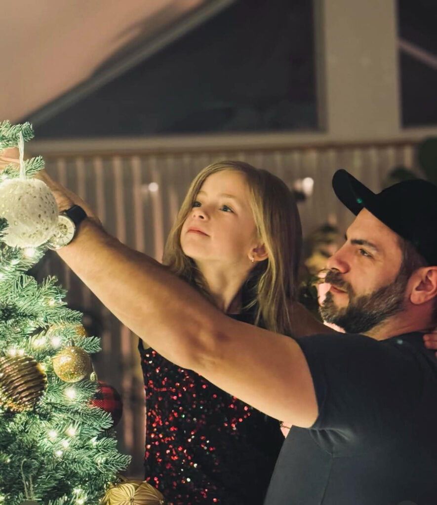 Marie-Mai publie de rares photos de sa fille et de son chum - Vedette Québec