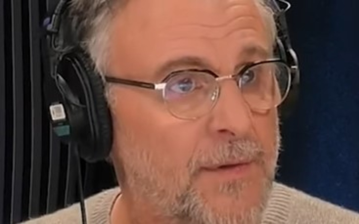 Patrick Huard n'aime pas une question en entrevue et répond directement ...