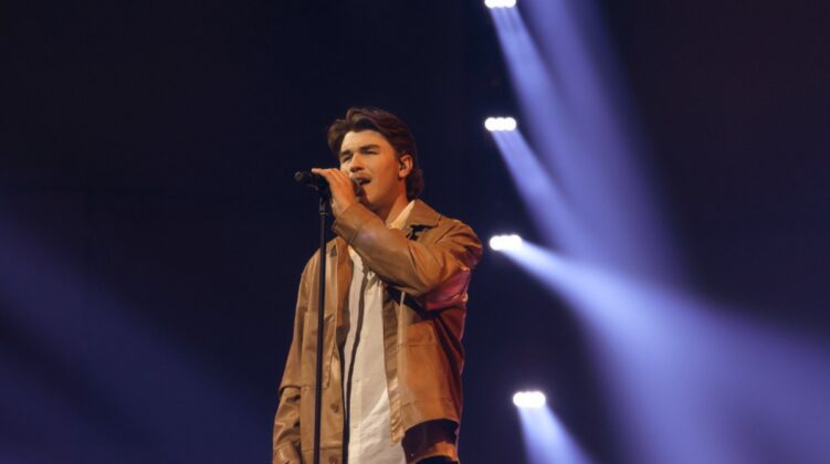 Découvrez 13 photos de Loïc de Star Académie dans la vie de tous les ...