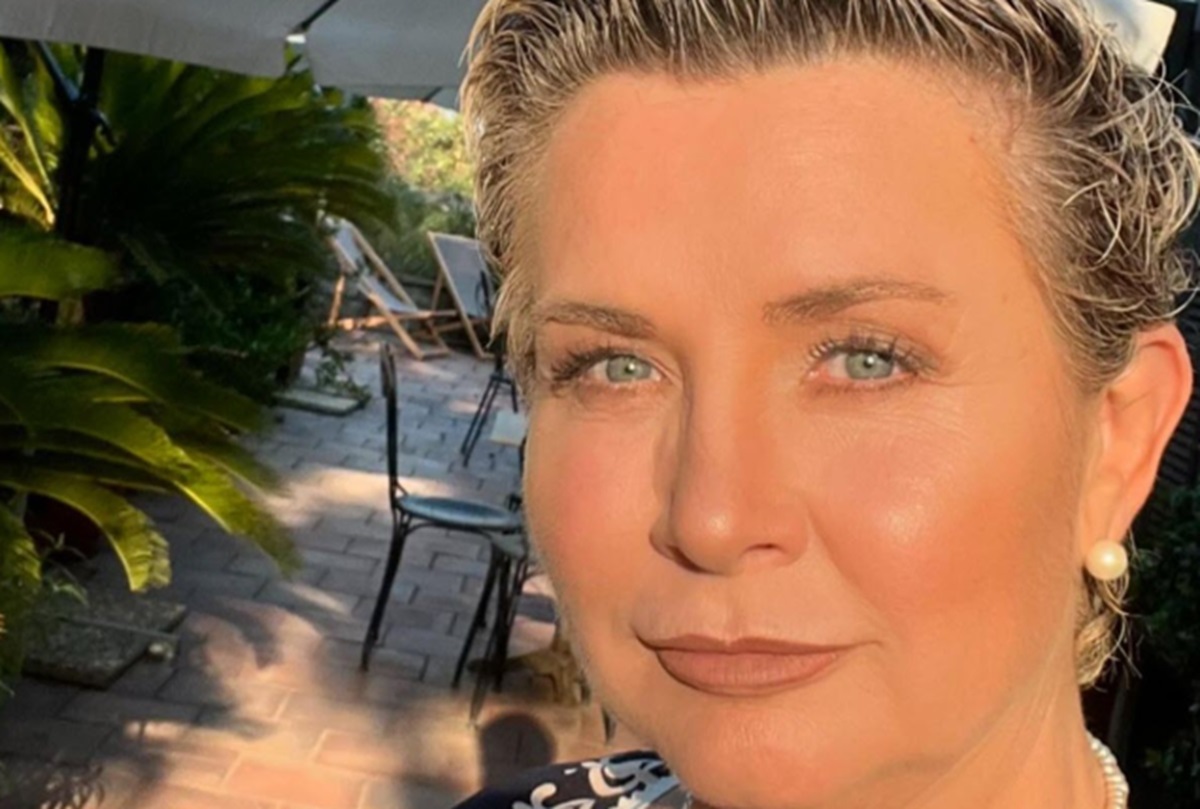 Furieuse, Nathalie Simard sort et dit ce qu'elle pense - Vedette Québec Furieuse, Nathalie Simard sort et dit ce qu'elle pense - Vedette Québec