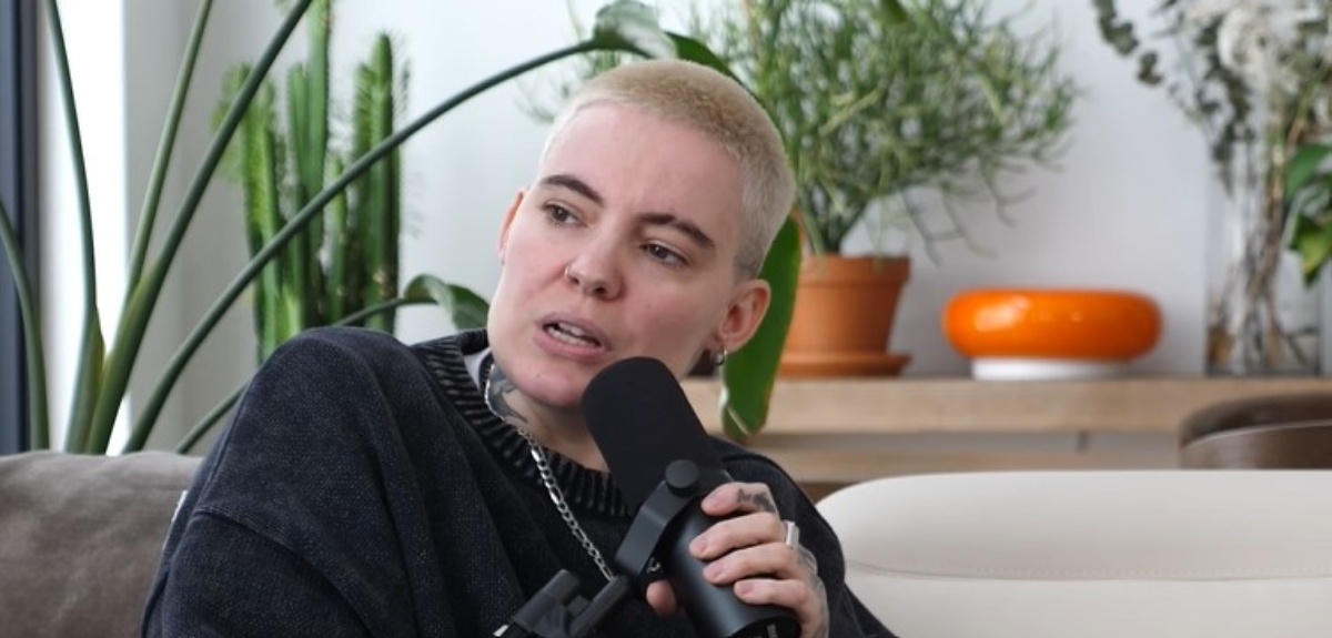 Roxane Bruneau se fait insulter publiquement et elle réplique tout ...