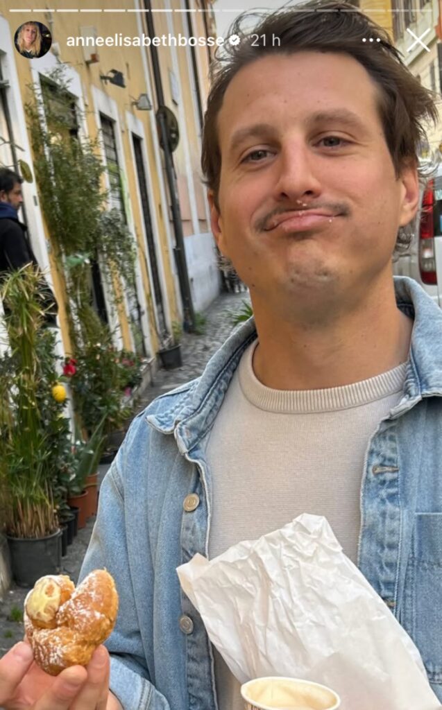 En voyage, Anne-Élisabeth Bossé change de tête - Vedette Québec