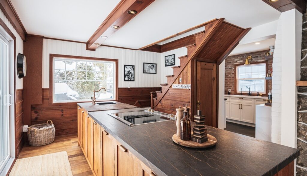 Découvrez la maison fraîchement rénovée d'Émily Bégin et Guillaume ...