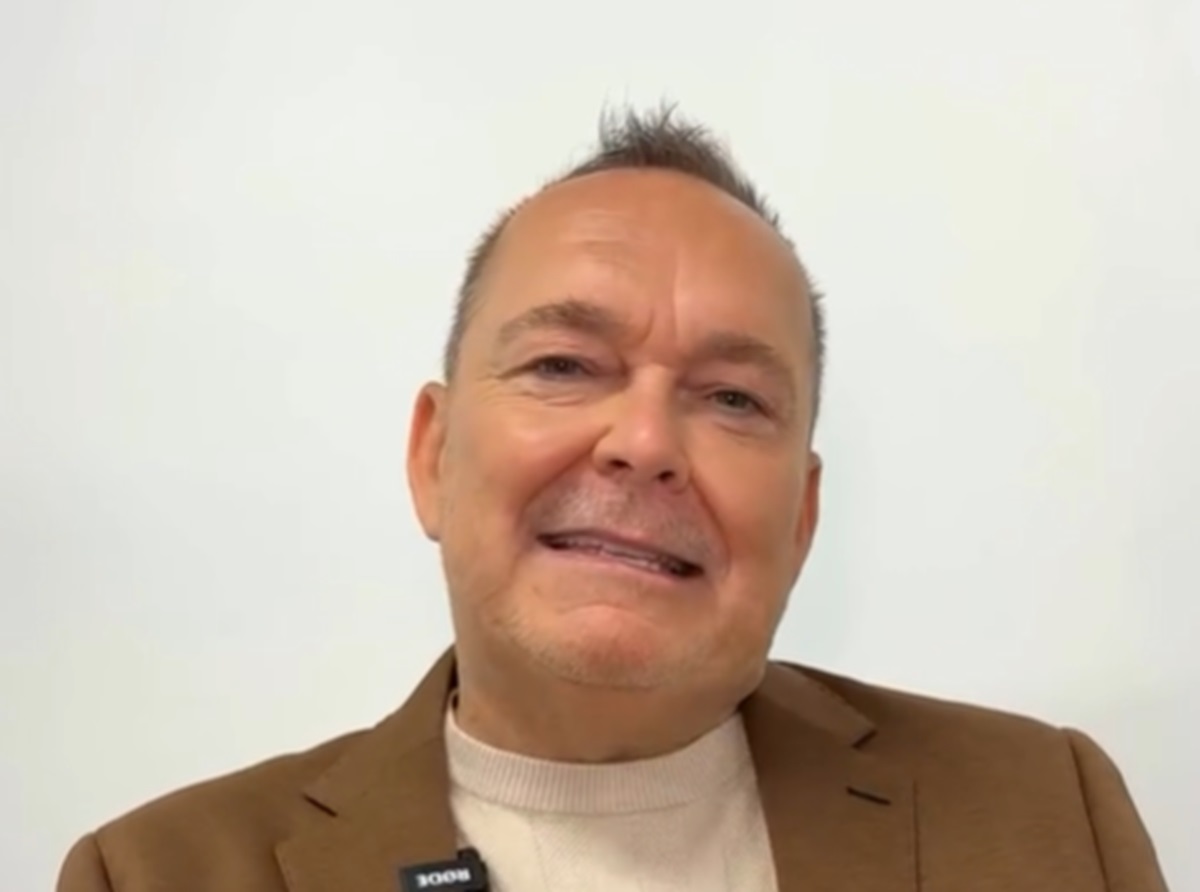 Jean-Michel Anctil pose pour une rare fois avec son frère qui travaille ...