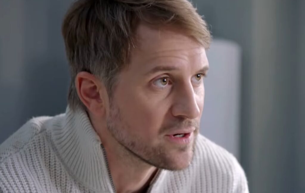 La présence de Jean-Philippe Perras dans STAT fait réagir le public ...